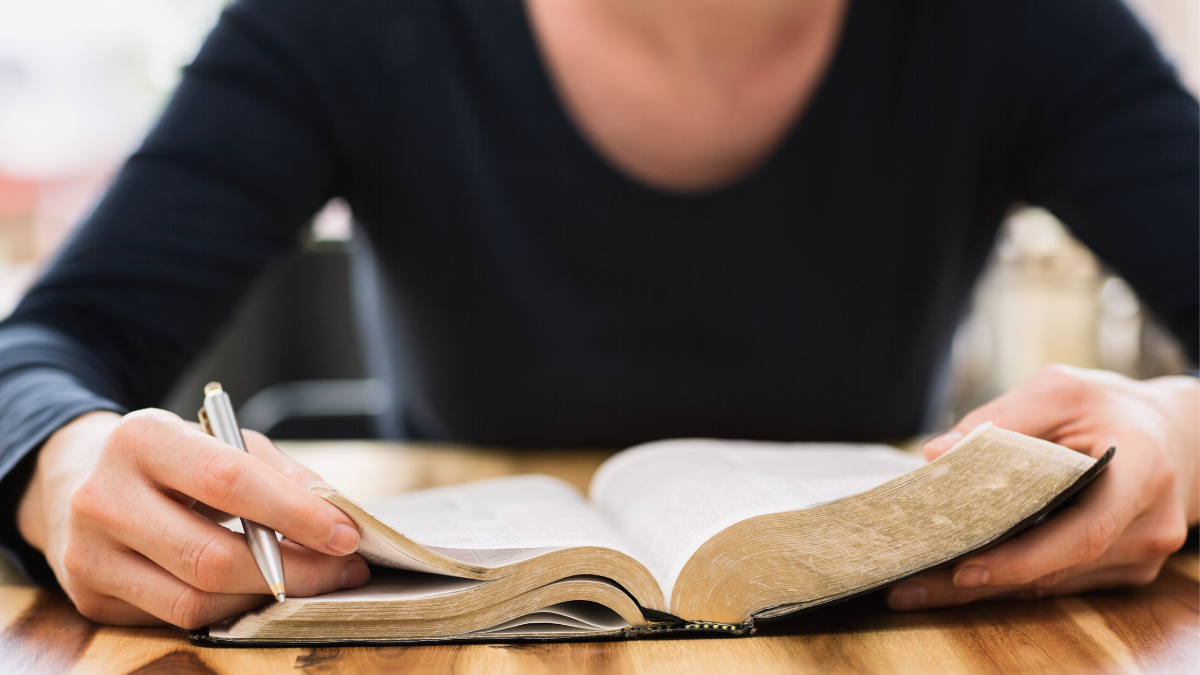 3 Ways To Get the Most Out Of Reading Your Bible – Colette Eaton